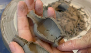 Ceramic Art for Beginners: Pottery Classes at Aura Pottery